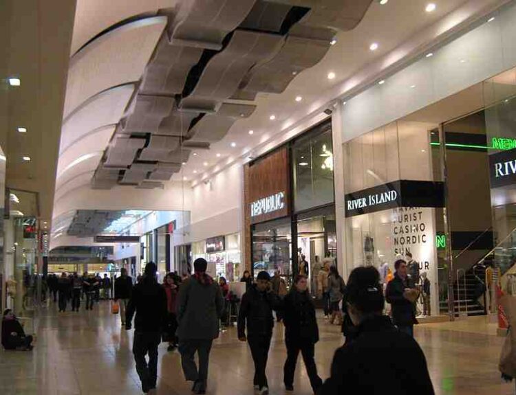 Uniqlo's Revolutionary Self-Checkout System - Morning Expert